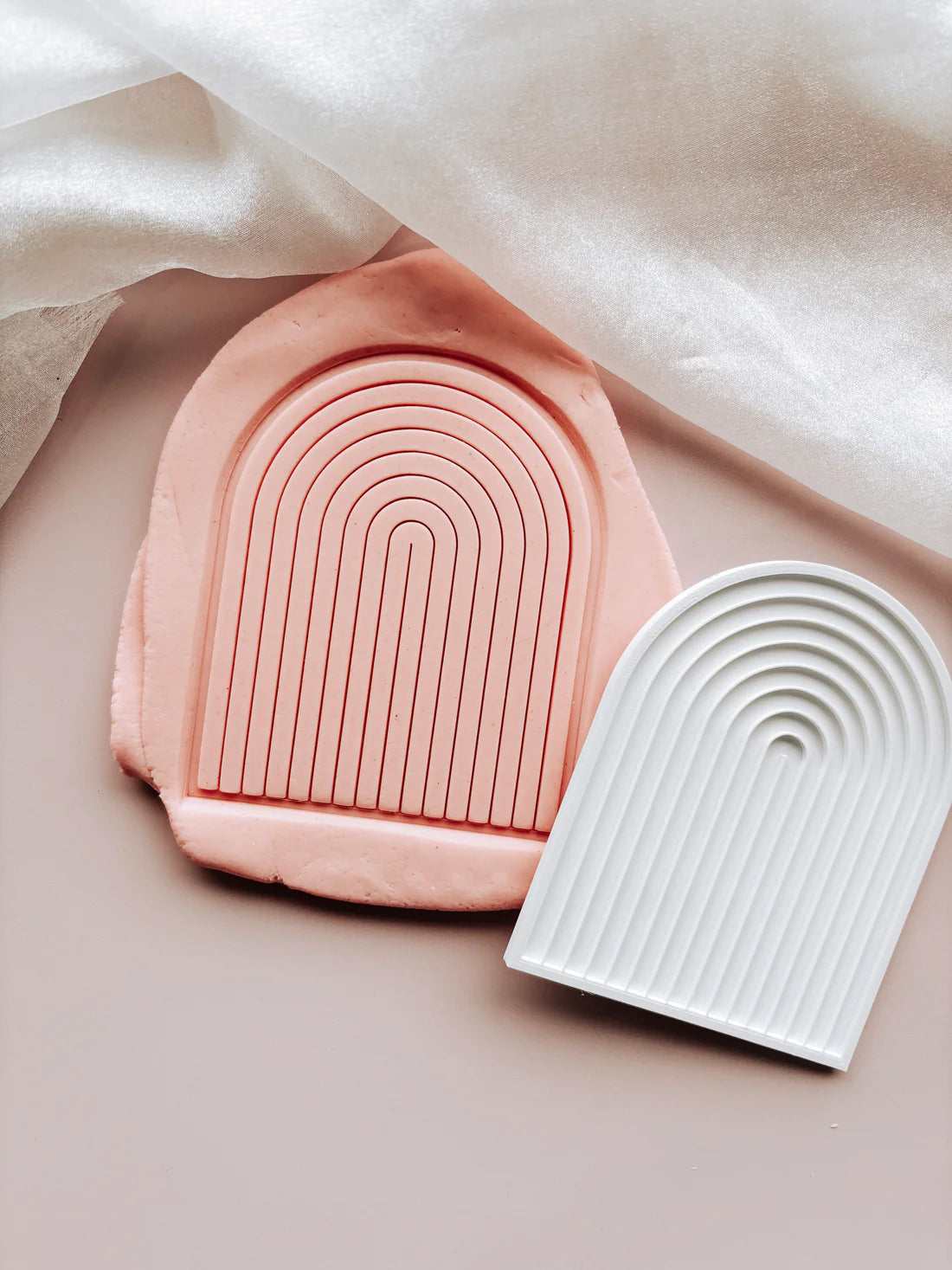 Arch wavy pattern – Fun Fetti